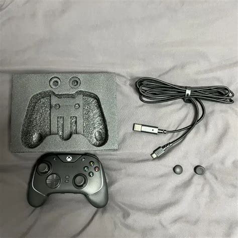 Laser Wolverine V2 Chroma Gamepad Black Wired 레이저울버린v2무선게임패드피파게임