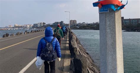걸으며 쓰레기·꽁초 줍는 제주올레 도보 여행자 모집