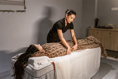 How To Tie A Body Wrap At Lara Kirby Blog