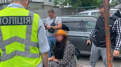 Перед судом постане хмельничанка що за 7 тис доларів обіцяла “відмазати” від мобілізації