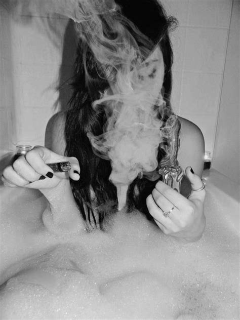 Black And White Lip Hand Smoke Porn Pic Eporner