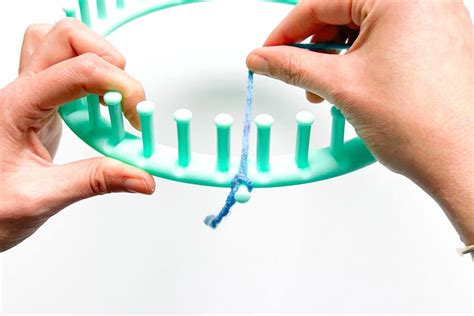 Loom Knitting Tutorial The E Wrap Cast On In 3 Easy Steps