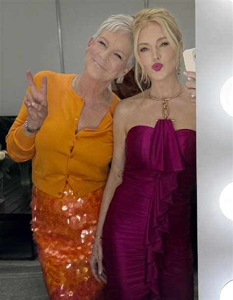 Jamie Lee Curtis Has The Best Response To Fan Memes Over Her Viral Cleavage Moment