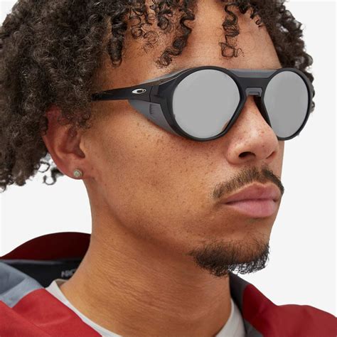 Oakley Mens Clifden Sunglasses In Matte Black Prizm Snow Oakley