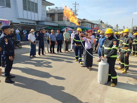 နတ်တလင်းမြို့နယ် စည်ပင်သာယာမြို့မစျေးတွင် မီးဘေးအန္တရာယ် ကြိုတင်ကာကွယ်ရေး သရုပ်ပြ ဇာတ်တိုက်လေ့က