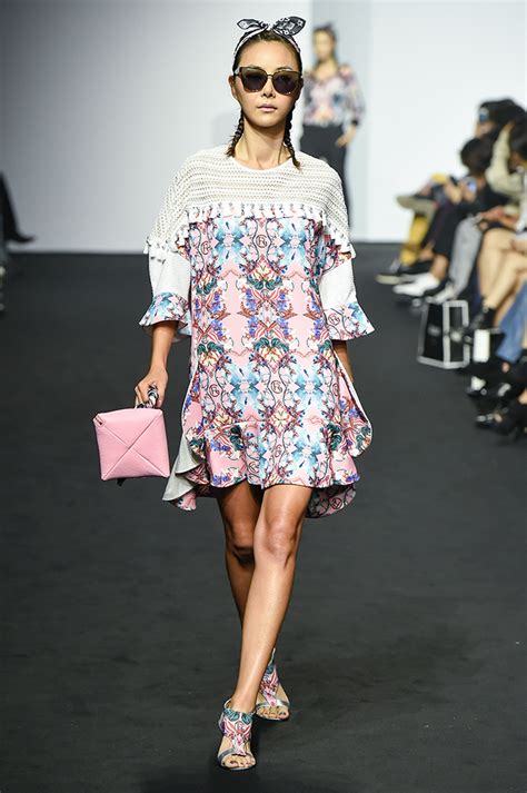 Sfw2017ss 박윤희 서울패션위크 ‘그리디어스 컬렉션 패션서울 Sfw2017ss 박윤희 서울패션위크 ‘그리디어스 컬렉션 패션서울