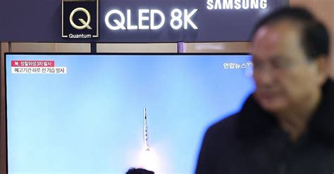 군 북한 군사정찰위성 발사 준비 추정 정황 식별