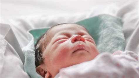 Новородени бебета са с тежки фрактури след малтретиране от медицинска сестра Новини бг