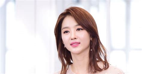 장희진 청순함 살린 화이트 원피스