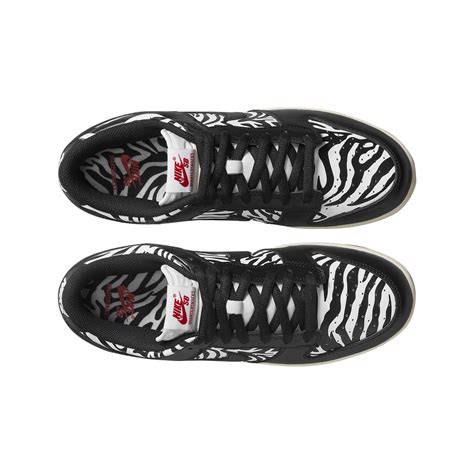 나이키 X 쿼터스낵스 Sb 덩크 로우 지브라 케이크 Nike Kream