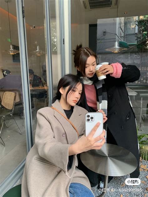 ปักพินโดย Dyen ใน Vibes E Tals ภาพถ่ายเพื่อน วอลเปเปอร์ขำๆ