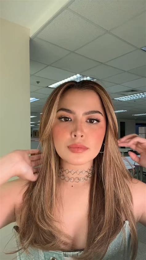 Alexa Ilacad R Celebsph