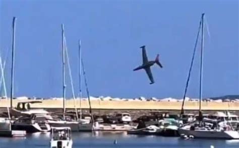 လေကြောင်းပြသပွဲအတွင်း ပြင်သစ်တိုက်လေယာဉ်တစ်စီး ပင်လယ်ထဲကိုပျက်ကျ