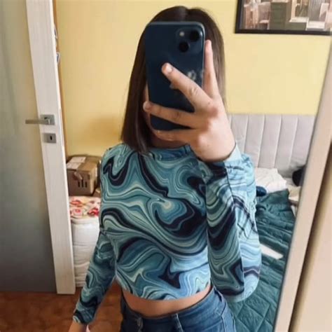 17 E Elisaa • Threads Say More