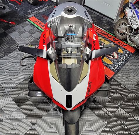 St1928 51 G Fullsix Carbon Gp Wing Set Panigale V4srsp 22 Md V4r2