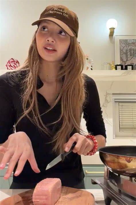 Lisa Bubble Live October 21 2025 Star Style