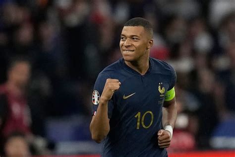 Starting Xi Real Madrid Dengan Kylian Mbappe Korbankan Rodrygo Atau