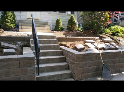 Tiered Retaining Wall Installation How To Build A Retaining Wall That