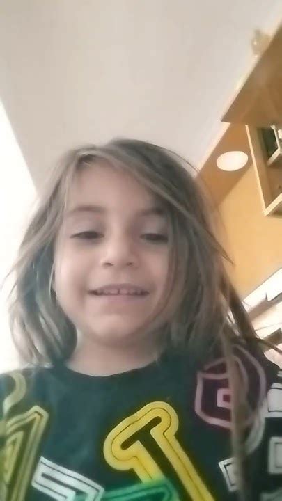 وقتی دختر واسه بابا داستان تعریف میکنه😍 Youtube