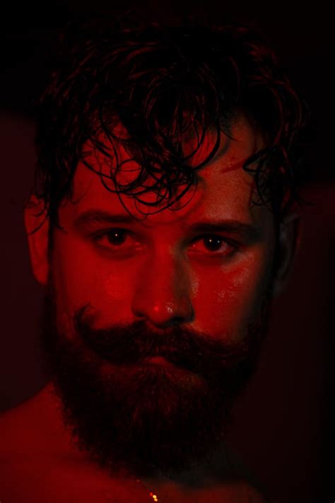 Red Nikon D800 80mmf6 Rportraits