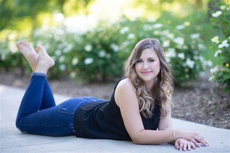 Megan Raleigh Senior Photographer Cari Long Photography Senior