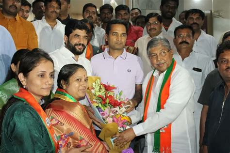 Pune Goon Sharad Mohols Wife Swati Mohol Joins Bjp Punekar News
