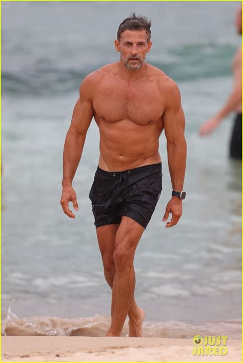 Australias First Bachelor Tim Robards Looks So Fit At 40 See New Shirtless Photos Photo
