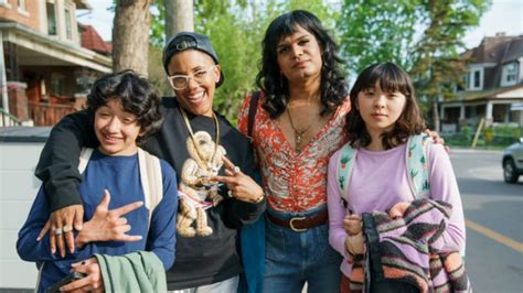 Más O Menos Sort Of Temporada 2 Estreno Movistar Plus