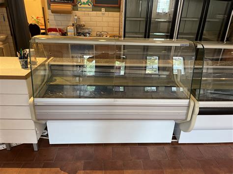 Deli Cooler Igloo Monica 1 5 Ps Auction We Value The Future