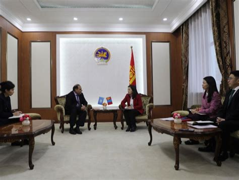 ХНХ ын сайд Х Булгантуяа НҮБ ын Хүн амын сангийн тэргүүн Халид Шарифийг хүлээн авч уулзав