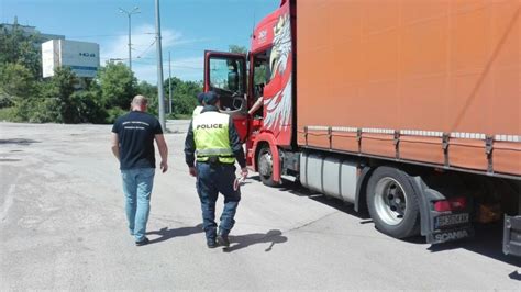 Инспекторатът и полицията проведоха акция във Враца снимки