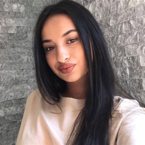 Violeta Violeta Vlt • Threads Say More