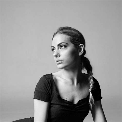 Jutarnji List Svestrana Glumica I Pjevačica Tara Thaller Poručuje Ludim Proizašlo Je Iz