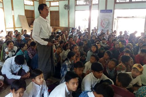 ရေနံချောင်း၌ ပြည်သူ့စကားဝိုင်း ကျင်းပ Information And Public Relations Department