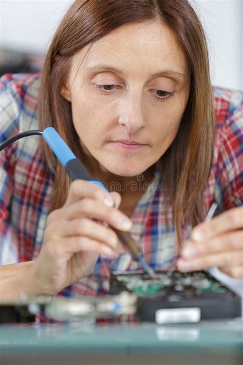Woman Soldering Elements Circuit Board Stock Image Image Of Circuitboard Chip 261155625