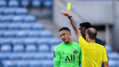 Psg Accusé De Travail Dissimulé Keylor Navas Samusait Avec Un Fusil à Pompe Dans Son Jardin