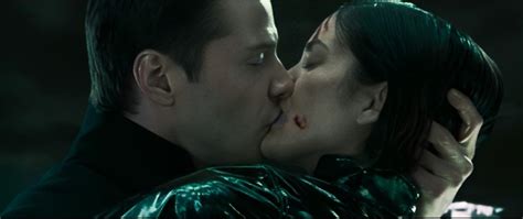 What Is That What Did I Just See Erotic Moments With Keanu Reeves Left The Matrix Co