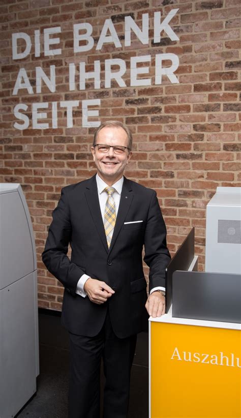 Leinen Los Für Besten Service Neue Flagship Filiale Der Commerzbank