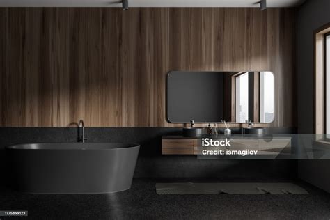 창문 근처에 더블 세면대와 욕조가 있는 나무 욕실 인테리어 빈 벽 0명에 대한 스톡 사진 및 기타 이미지 0명 3차원 형태 가구 Istock