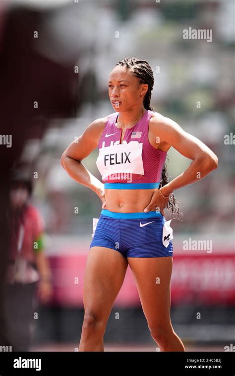 Allyson Felix Participating In The Semi Final Of The 400 Meters Of The
