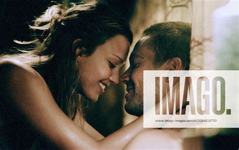 Paul Walker And Jessica Alba Kissing