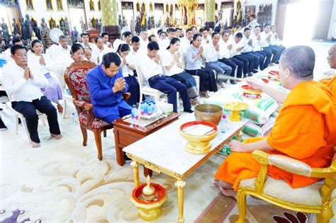 អភិបាលខេត្តកណ្ដាល ប្រគេនអង្ករ ៩តោន ទេយ្យទាន និងបច្ច័យ ១០លានរៀល ដល់សម្ដេចព្រះពោធិវ័ង្ស