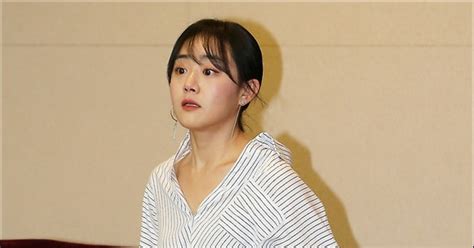 포토]문근영 초미니 스커트 입고 등장