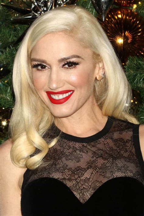 Gwen Stefani S Hairstyles Over The Years Headcurve