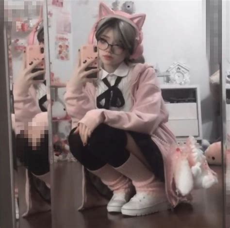 Vendettav1 On Insta Pastel Goth Outfits People Clothes Pretty