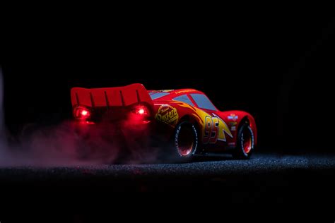 2048x1152 Lightning Mcqueen Cars 3 Pixar Disney 4k 2048x1152 Resolution