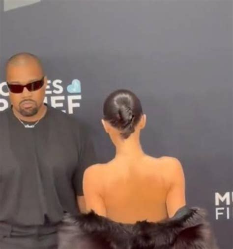 موقع تحيا مصر ظهور جرئ وصادم زوجة مغني أمريكي تظهر عارية في مهرجان