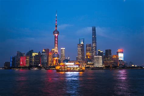 在黄浦江开启奇幻之旅，上海首个水上沉浸式移动剧场亮相娱乐明珠传奇观众