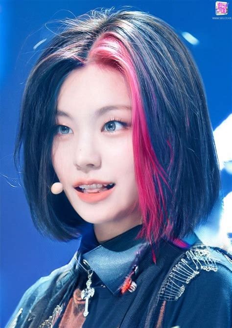 Itzy Yejis 🖤 Yejisloveer On X Kpop Short Hair Kpop Hair Color