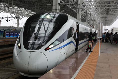 五一假期前一天火车票开售 12306一度被“抢崩” 北京到济南方向百余趟车均售罄